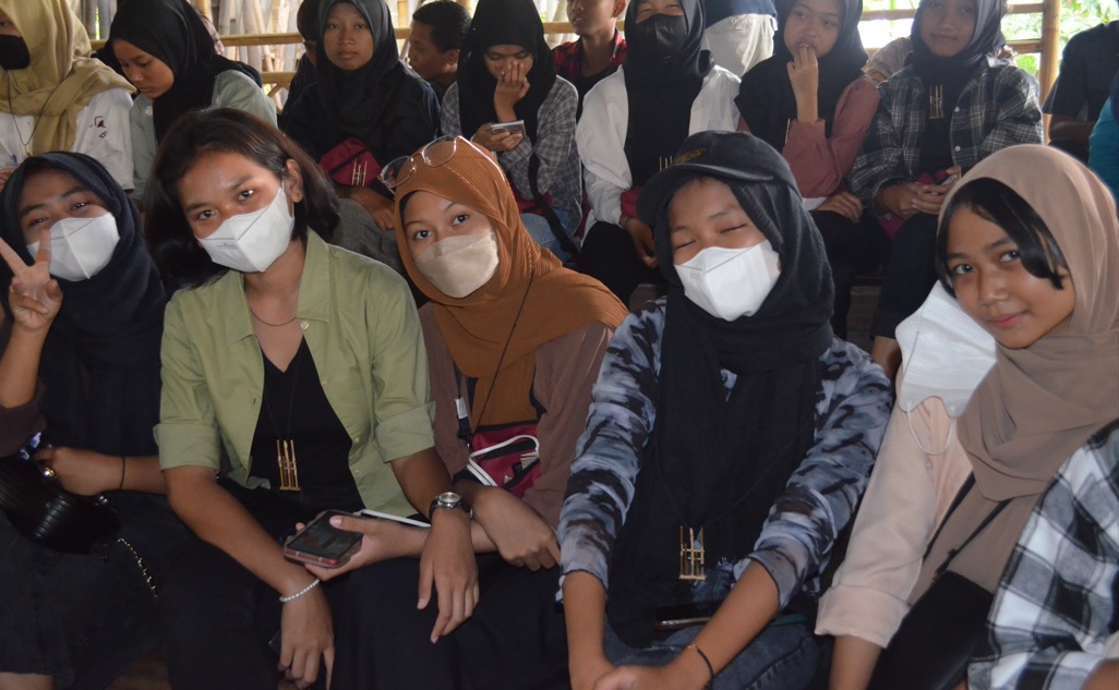 Study Lingkungan Jakarta Bandung