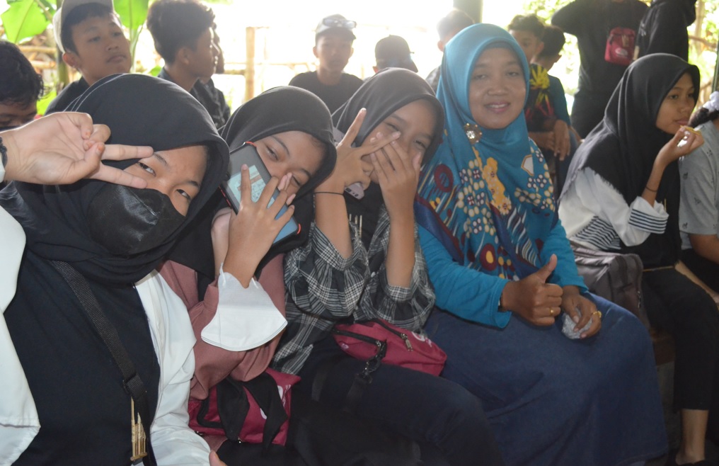 Study Lingkungan Jakarta Bandung